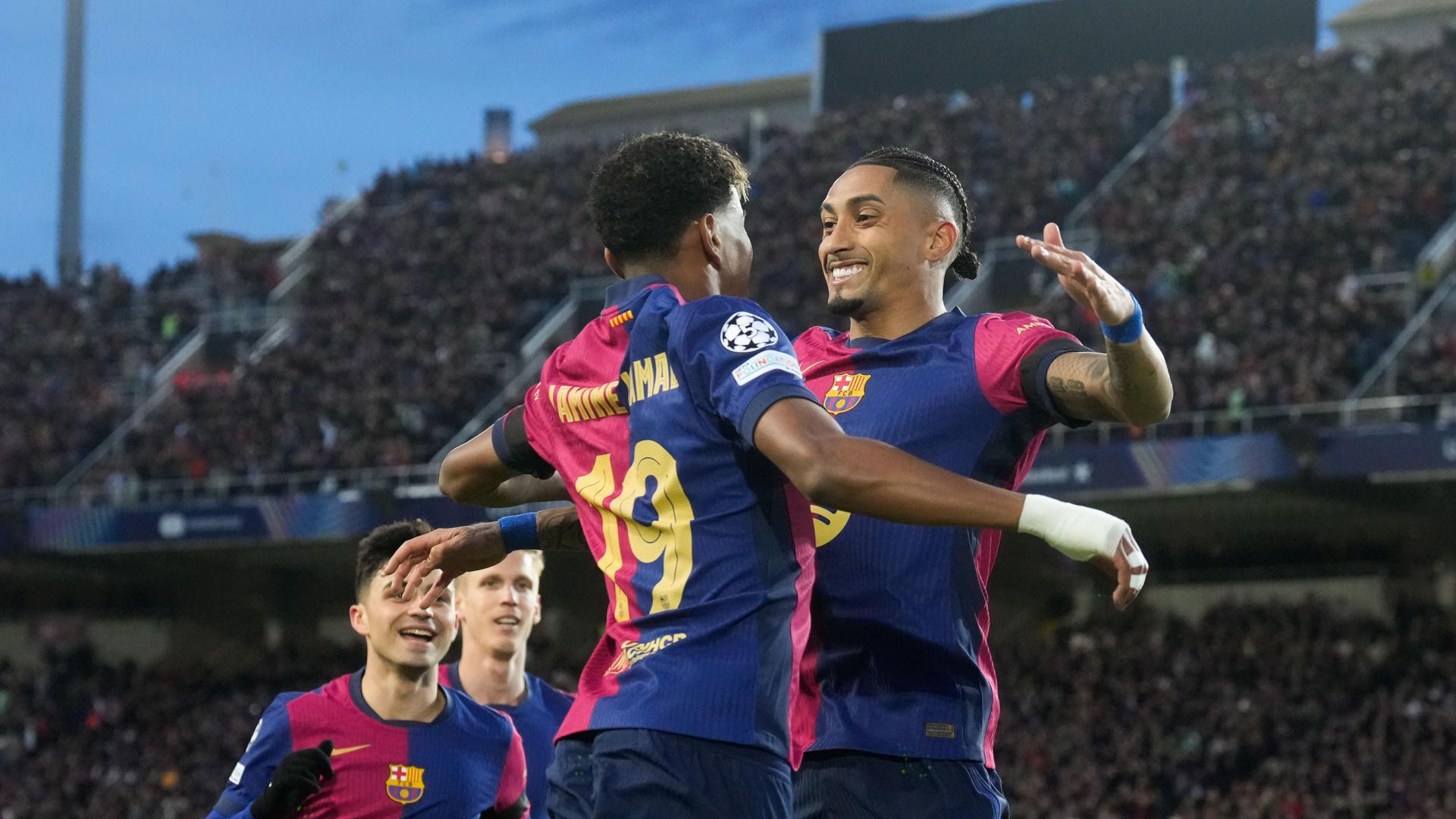 Raphinha y Lamine Yamal llevan al Barcelona a cuartos de final