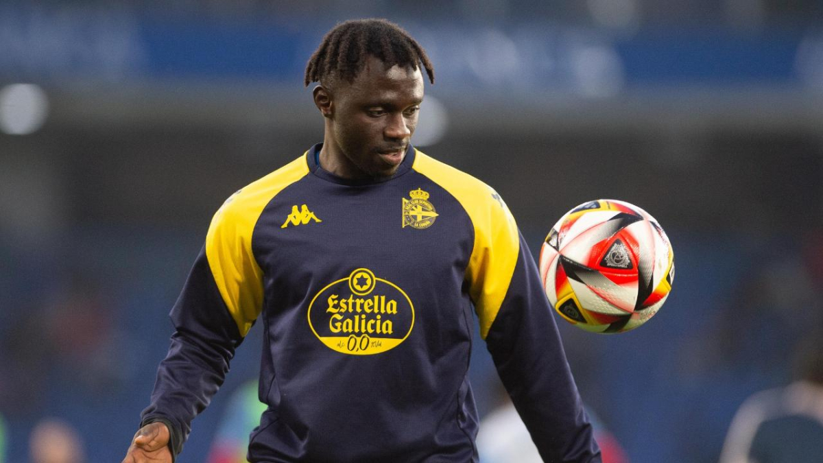 Iano Simao, ausente en el entrenamiento del Deportivo, apunta al Penafiel