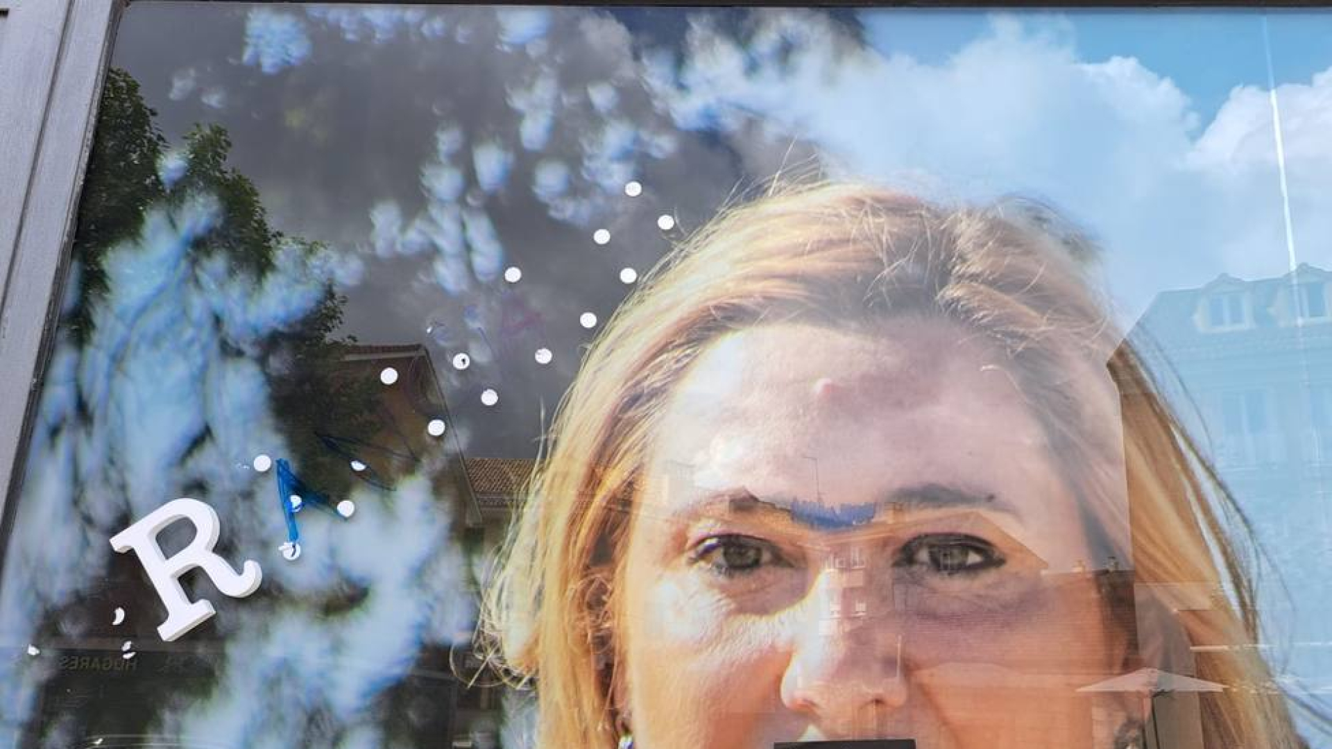 Vandalizan la sede del Partido Popular de Torrelodones