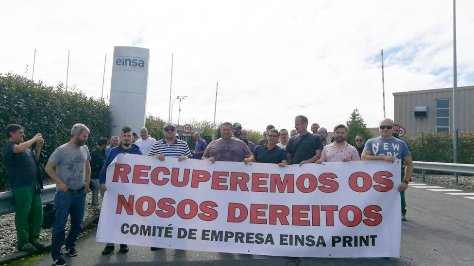 Los trabajadores de Einsa Print se manifiestan para reclamar mejoras ...