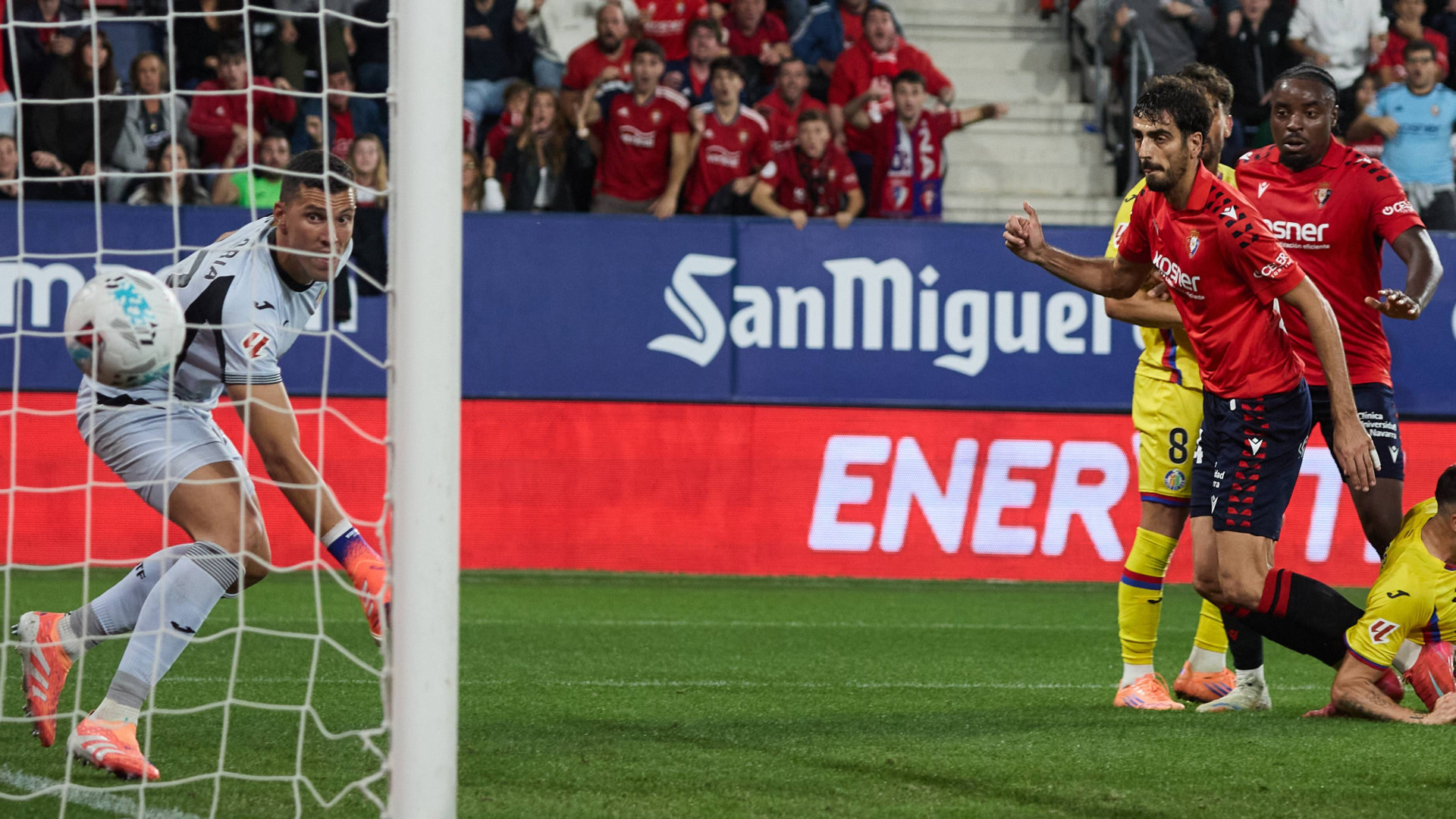 Osasuna remonta en el minuto 90 con un gol de Catena a la salida de un ...