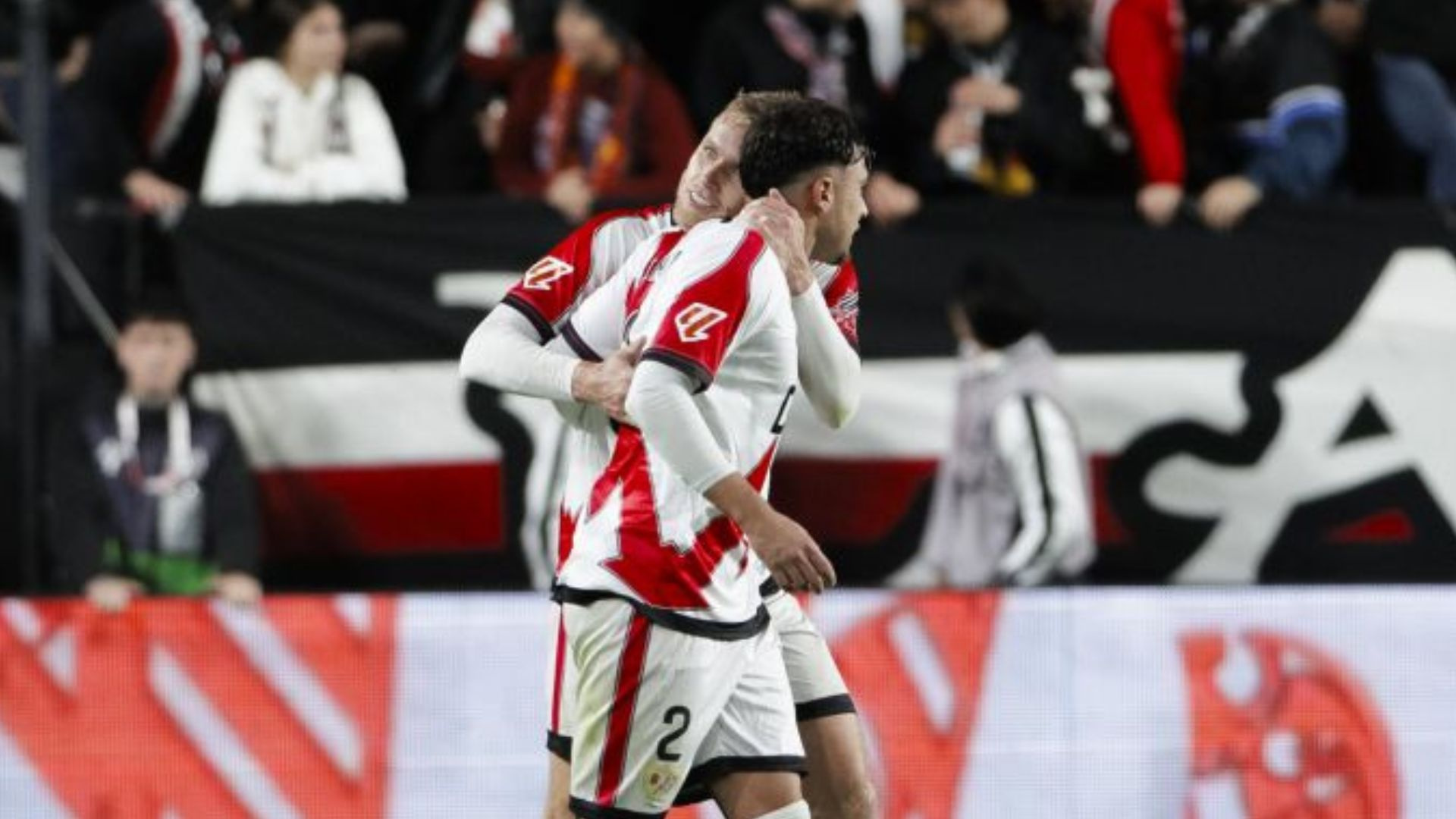 El Rayo gana con un gol en el 90' y se acerca a Europa