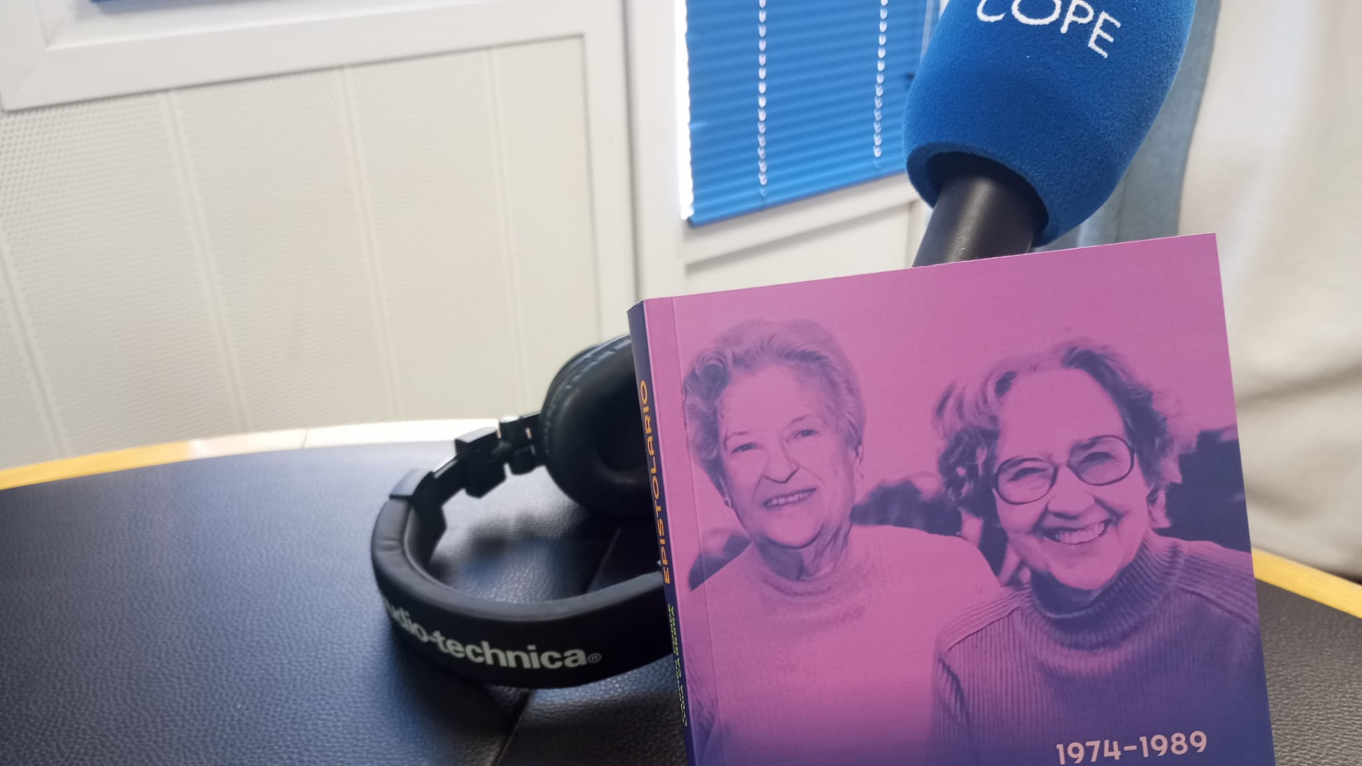 Un epistolario inédito desvela la amistad y el humor entre Carmen Conde ...