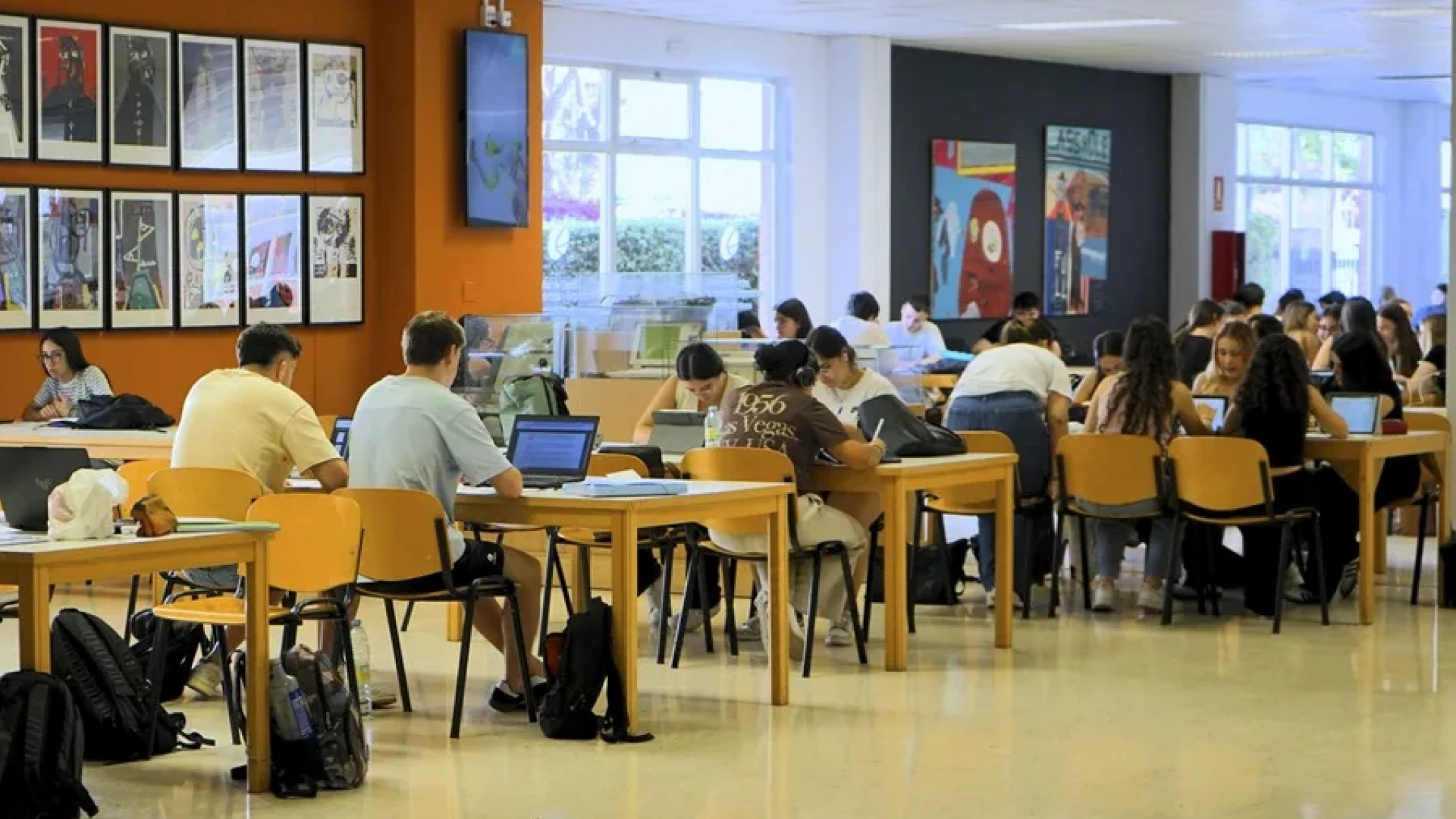 Las bibliotecas de Madrid se llenan de universitarios: amplían su ...