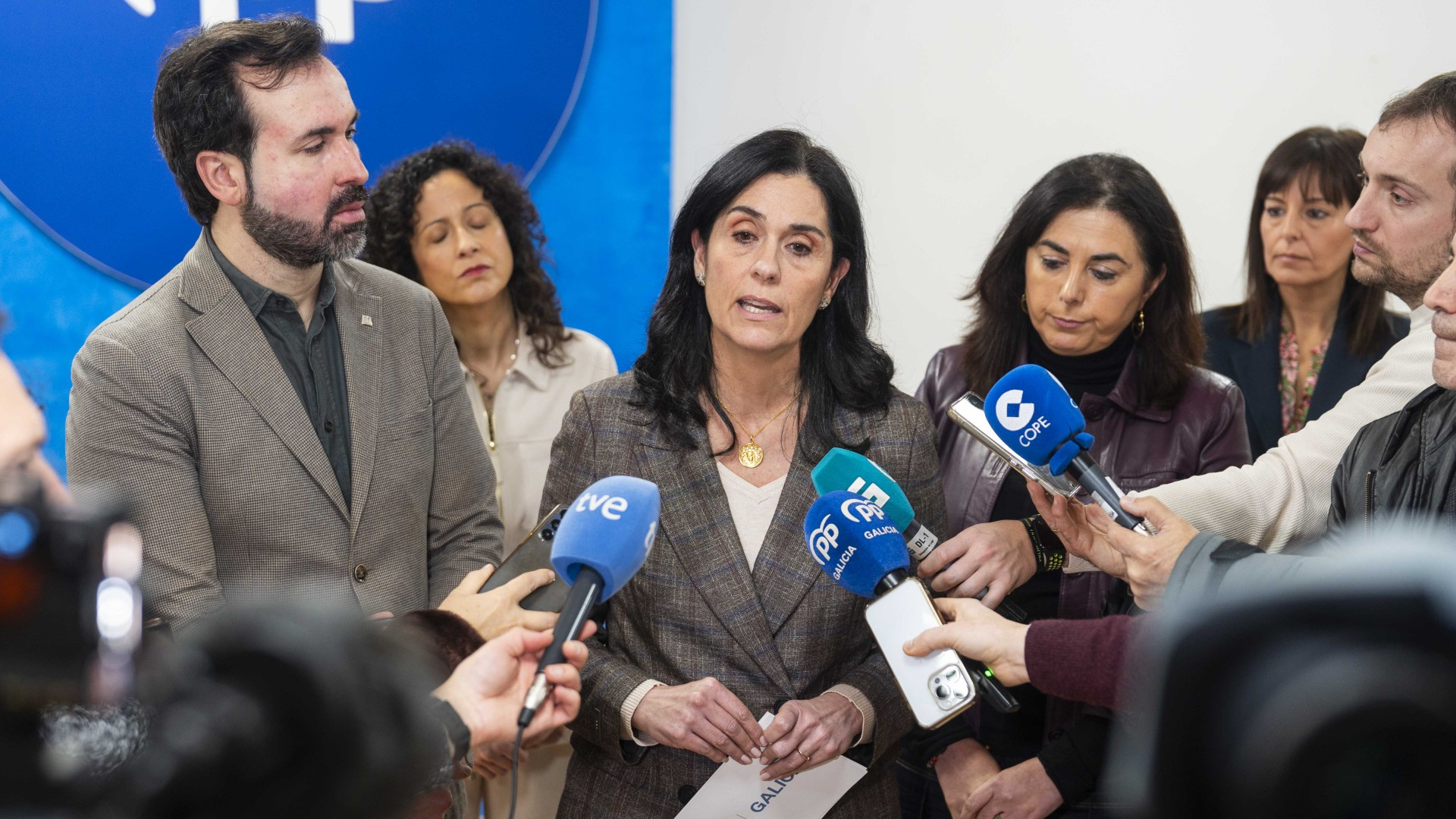 El PP acusa a PSOE y BNG de sellar un 'pacto guarro' en Lugo con el ...