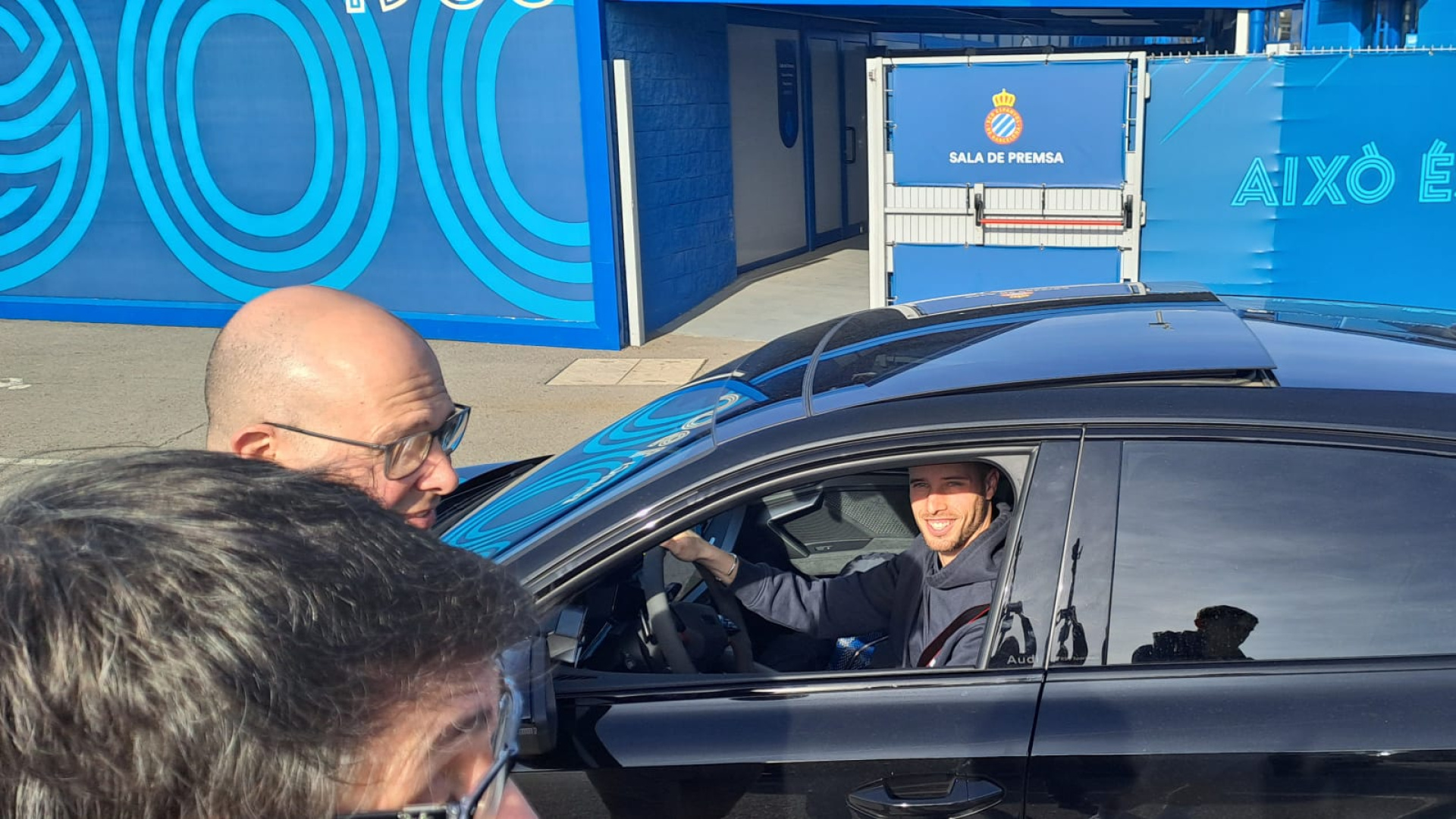 La sonrisa de Puado alivia el martes 13 en una Ciudad Deportiva que hierve