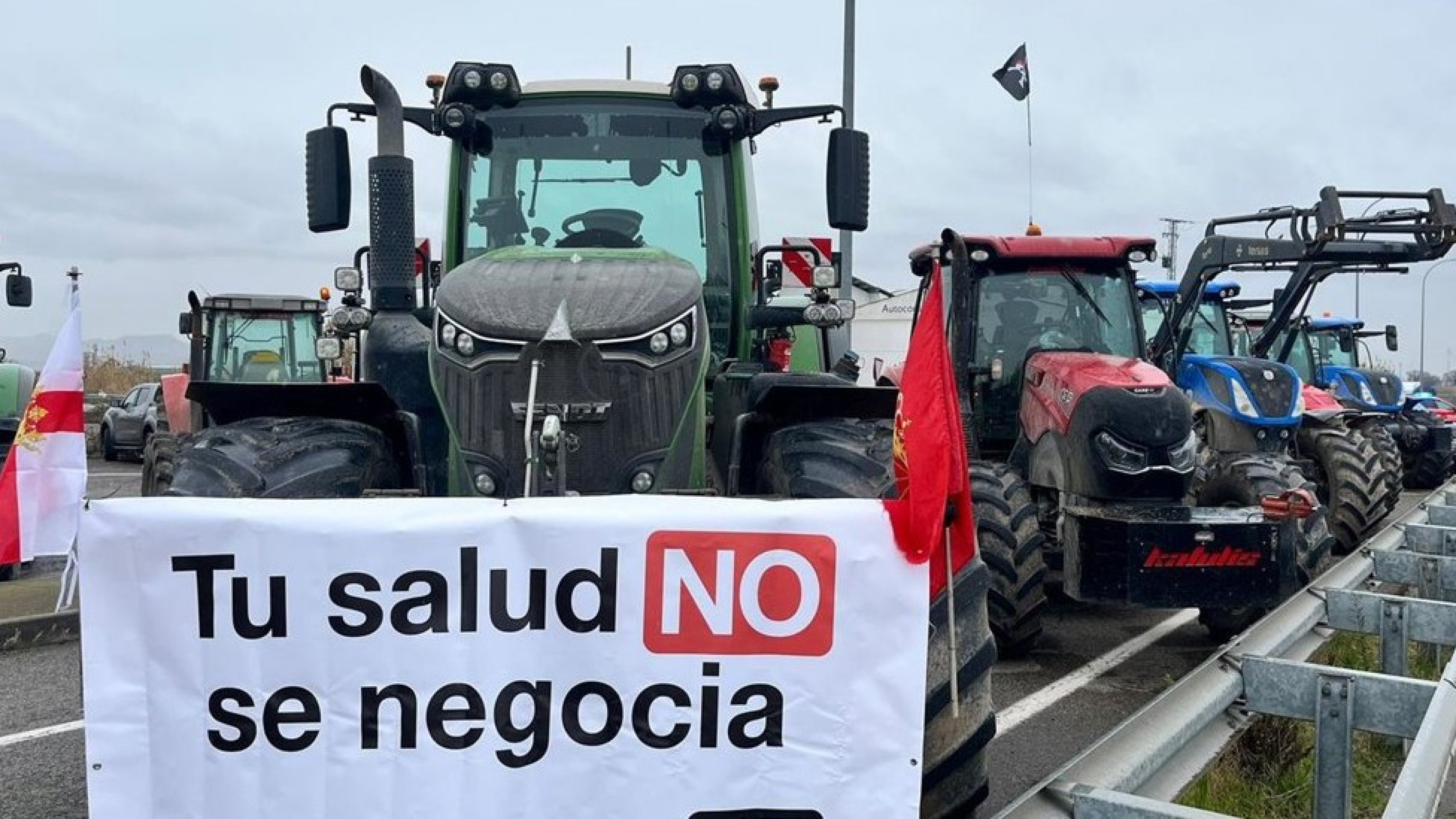 Los agricultores navarros intensifican sus protestas y cortan las ...